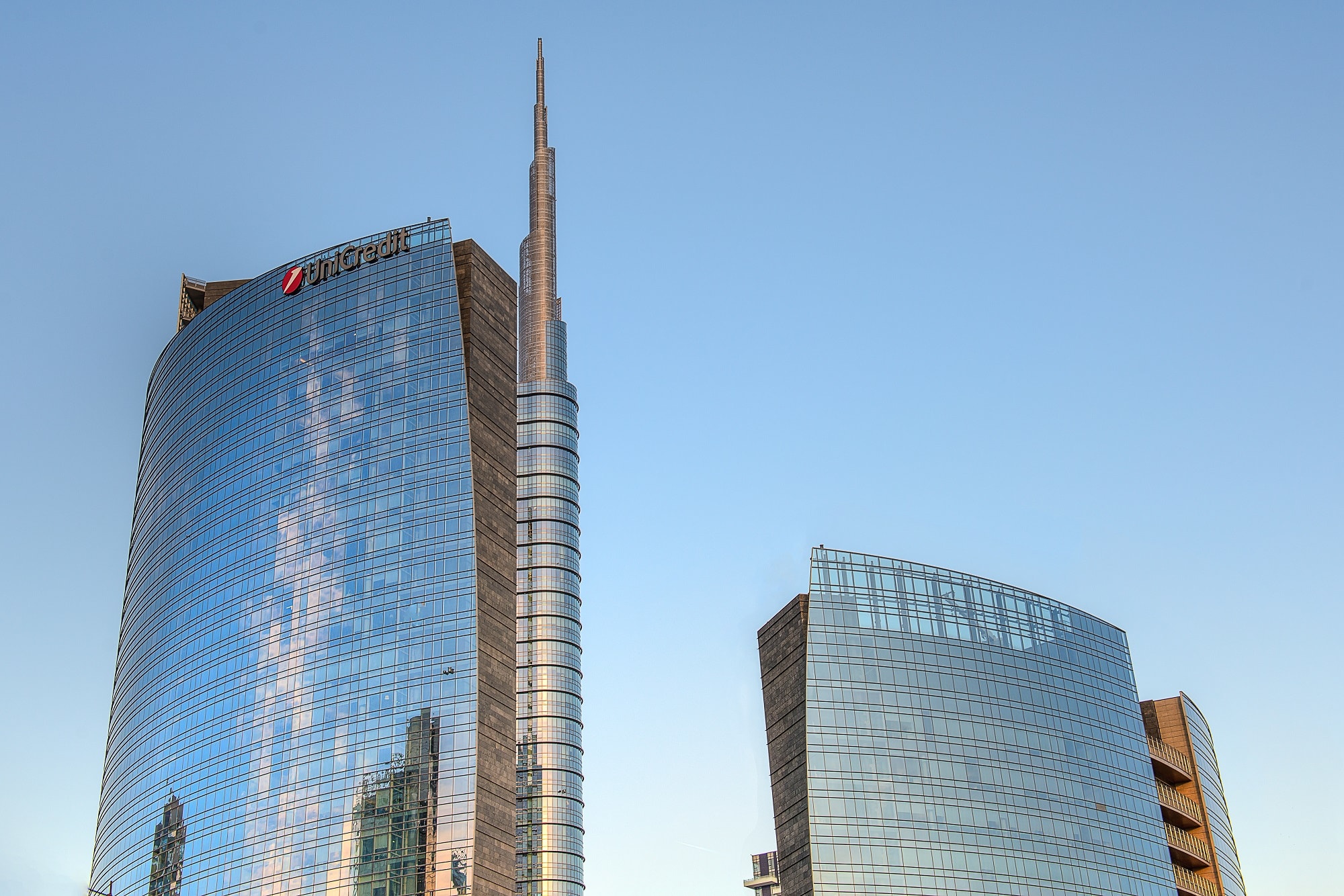 UniCredit Main Partner