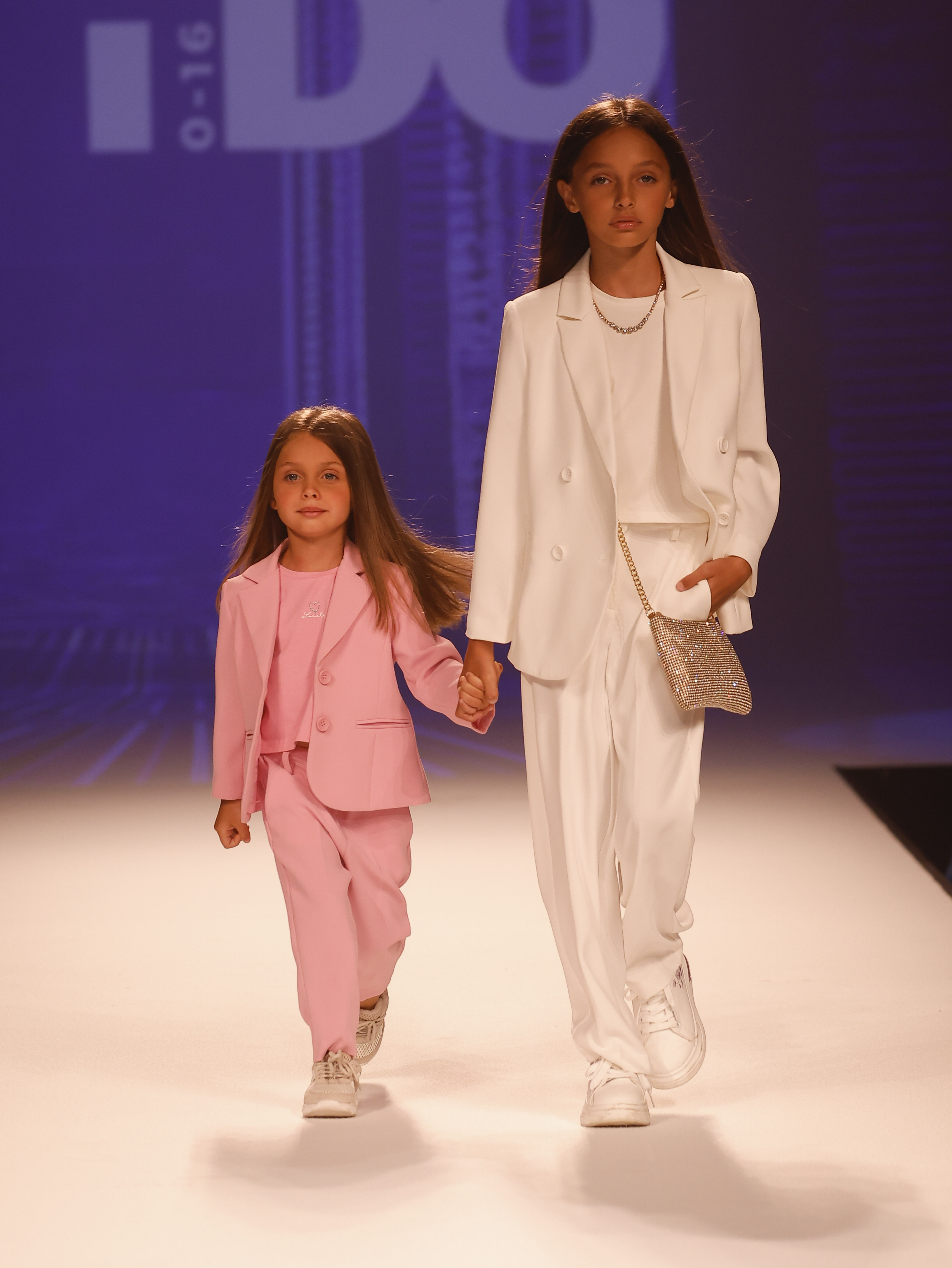 Fashion show Happy birthday Miniconf!