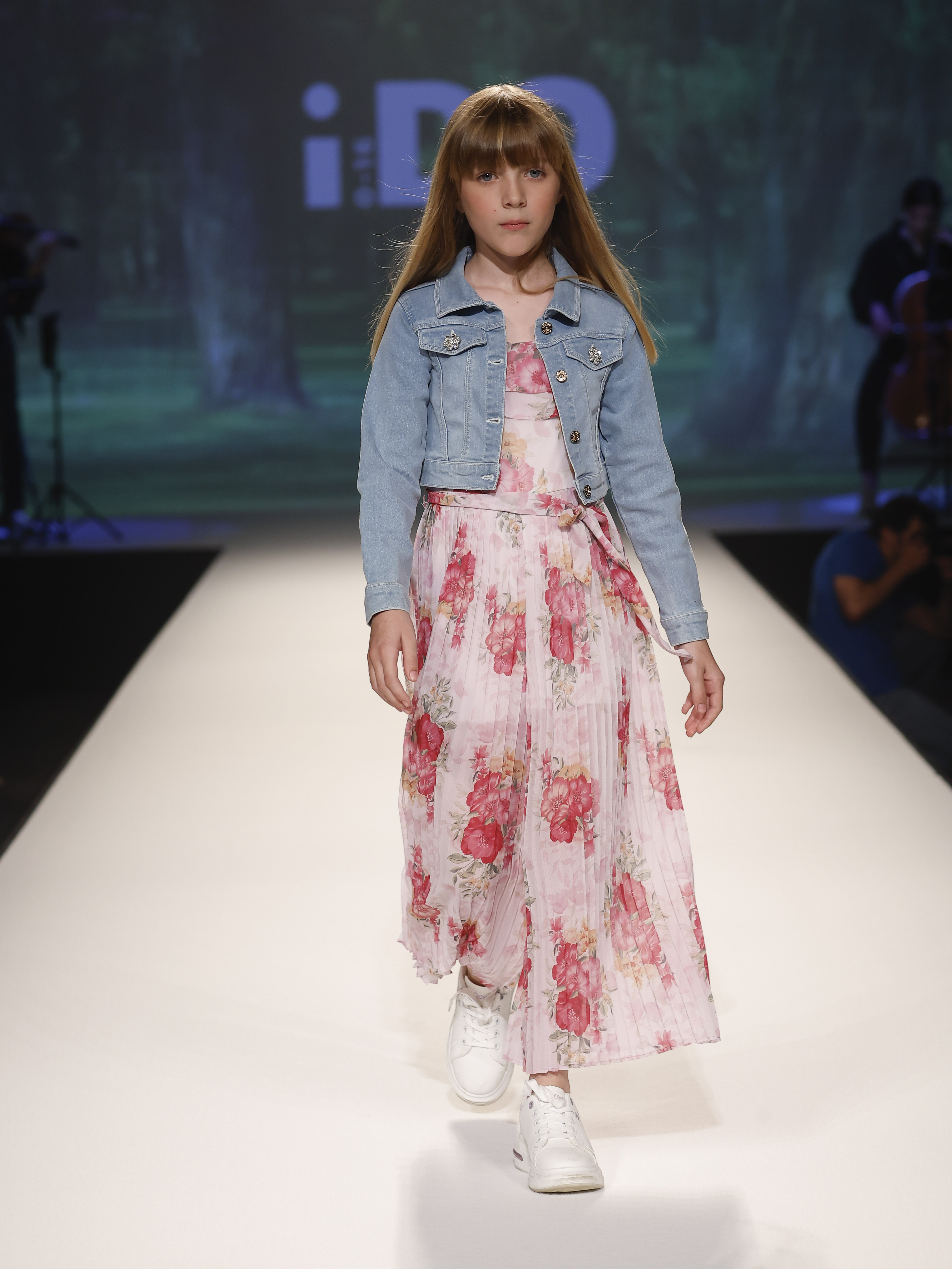 Fashion show Happy birthday Miniconf!